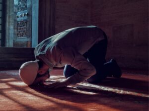 তাহাজ্জুদ নামাজের নিয়ম, নিয়ত, দোয়া ও ফজিলত | ২০২৪ - Nritto